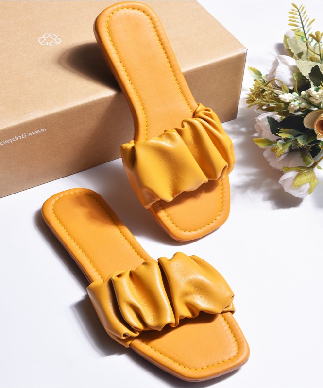 Beautiful sunshine pale yellow flats | Street Style Store | SSS